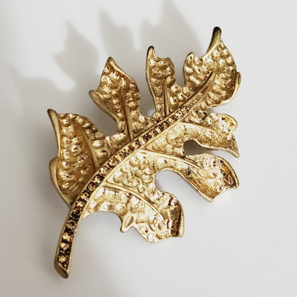 Vintage | Jewelry | Vintage Oak Leaf Fall Autumn Brooch Pin Crystals ...
